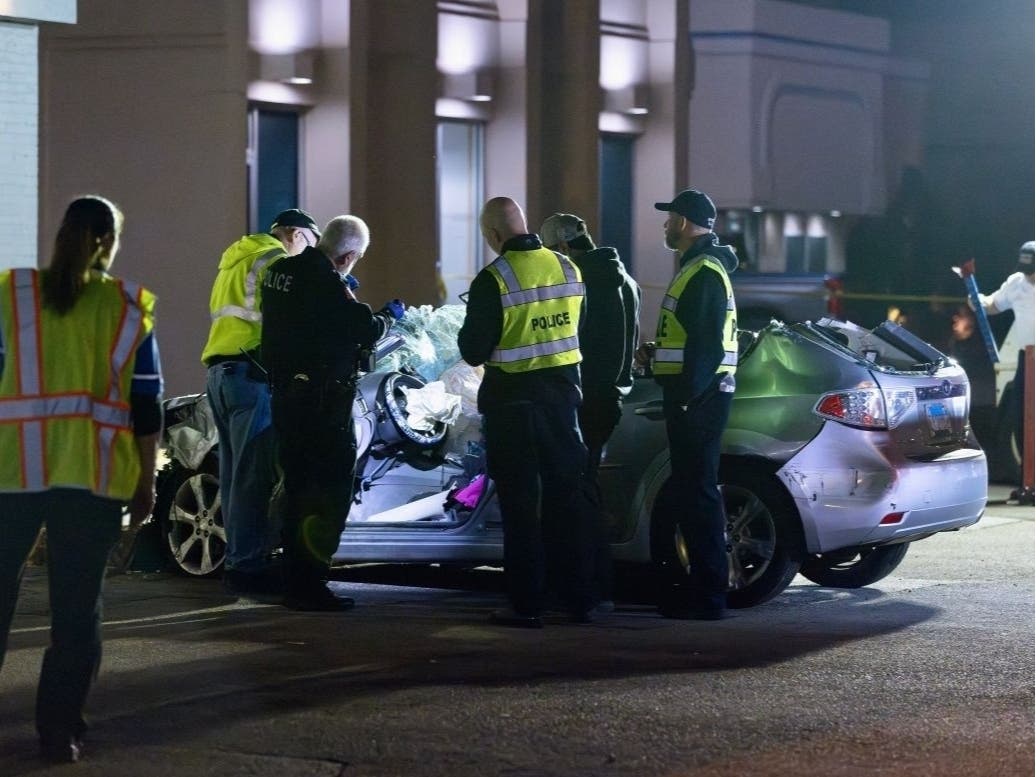 Car Crashes Into Shuttered Restaurant In Bridgeview, Driver Critical ...