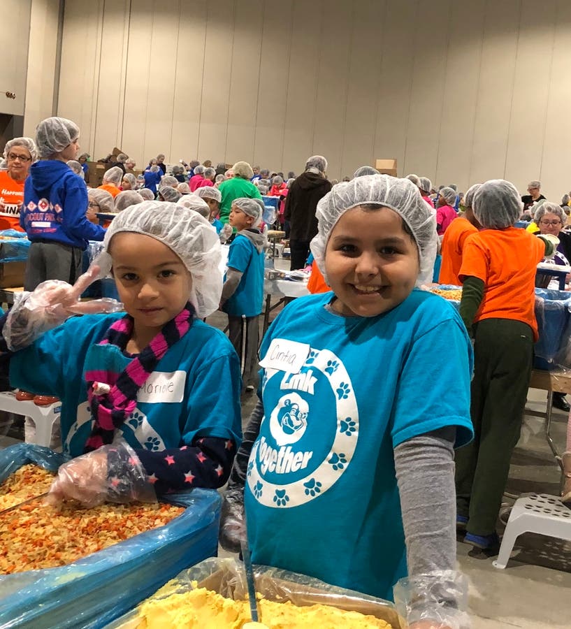 Adolph Link School shows up together to feed kids | Des Plaines, IL Patch