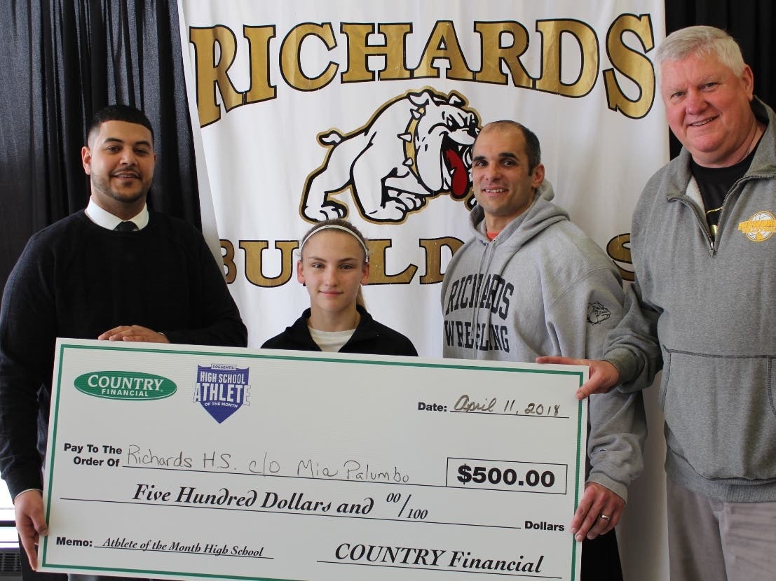 Mia Palumbo wins female wrestler of the year in Illinois | Oak Lawn, IL ...