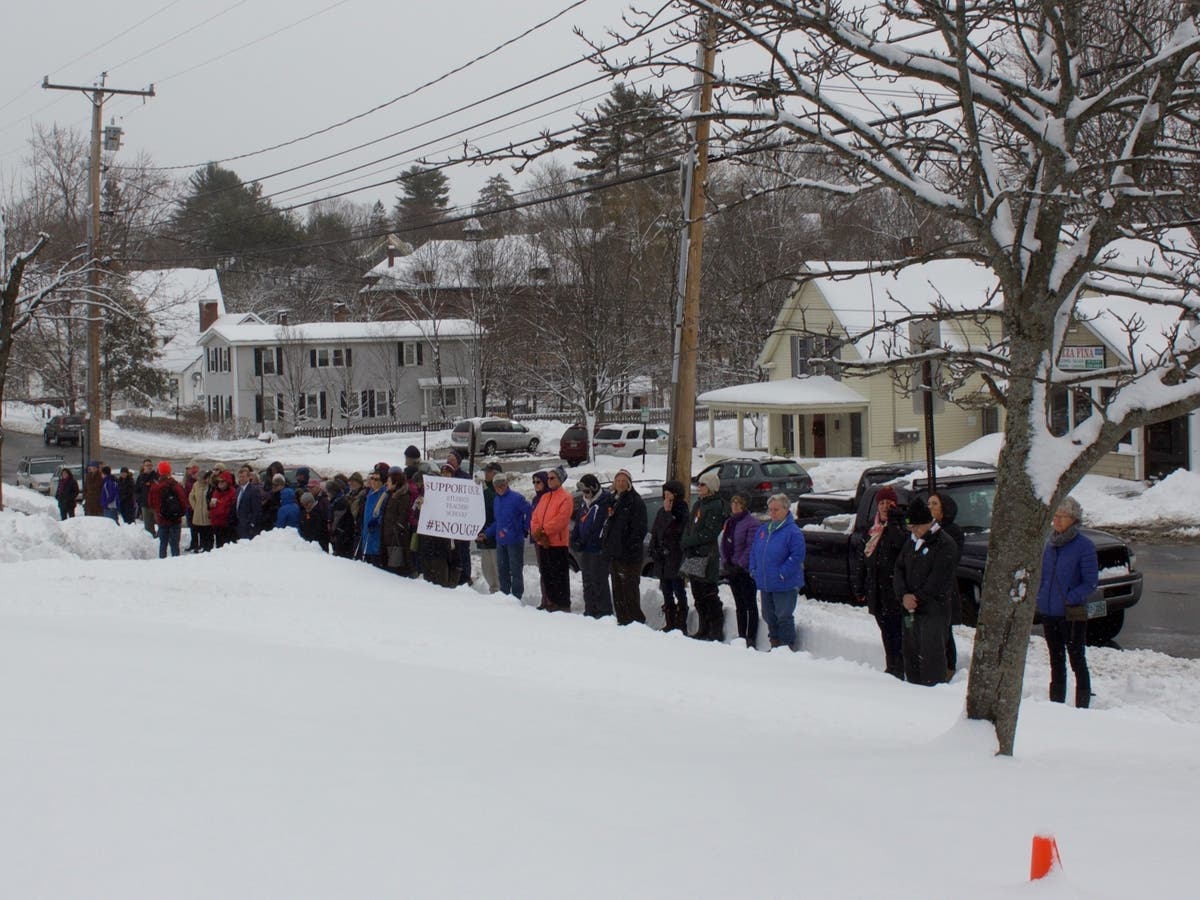 Concord High School Holds Memorial Service For Parkland Victims ...