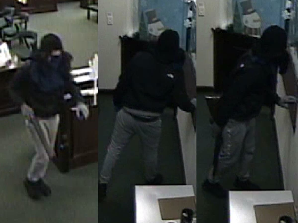 Bank Robber Brandishing Shotgun Used White Face Paint As Disguise ...
