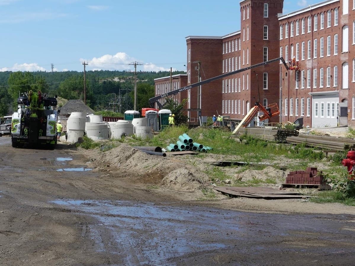 Bridge Collapses, Boom Truck Falls Into Canal In Allenstown: Watch ...