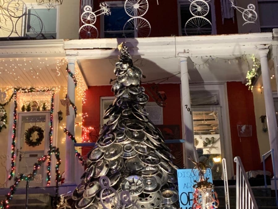 Miracle On 34th Street In Hampden: Time, Parking, Lights | Baltimore ...
