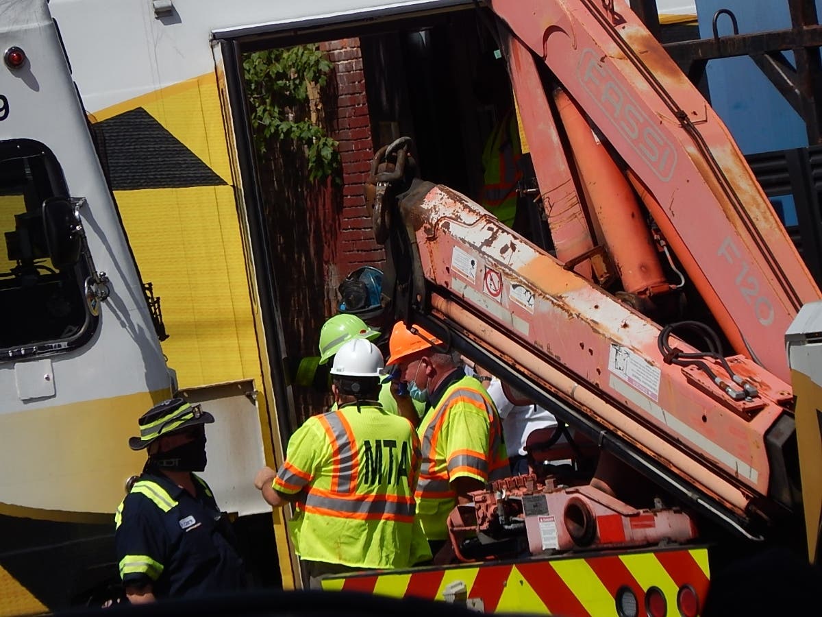 1 Killed, 2 Injured In Baltimore Light Rail Crash, Officials Say ...