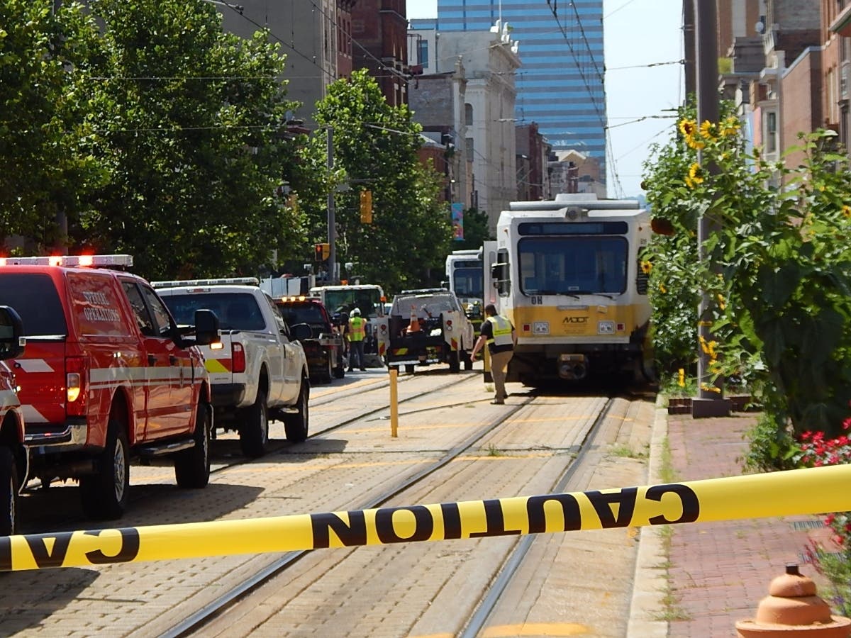 1 Killed, 2 Injured In Baltimore Light Rail Crash, Officials Say ...