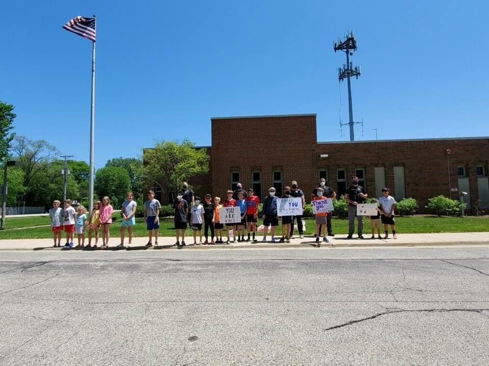 District 30 Students Thank Northbrook Police For Their Service ...