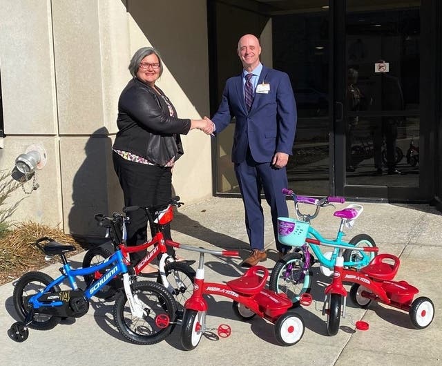 Loews Chicago O'Hare Hotel donates bicycles to Edward Foundation ...