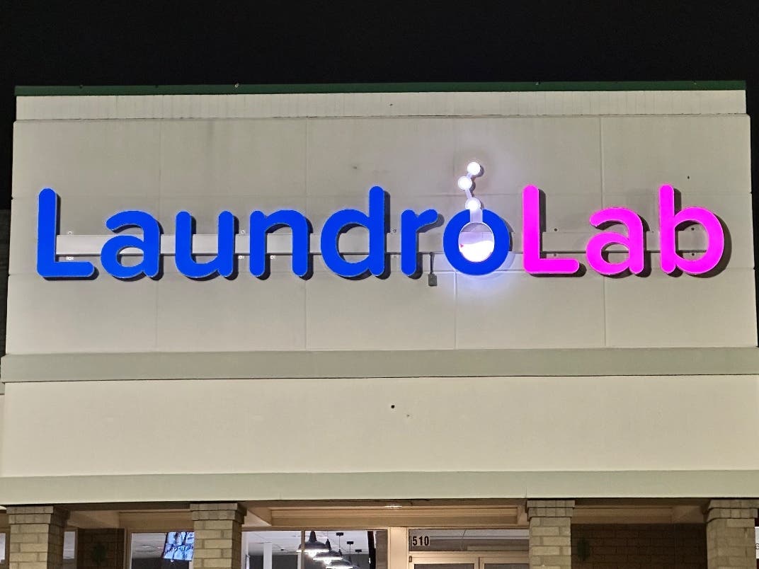 Innovative New Laundromat Concept Opens in Oakland Pointe Plaza ...