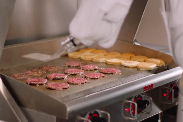 Robot 'Flippy' Turns 2,000 Burgers A Day; Workers Flipping Out ...