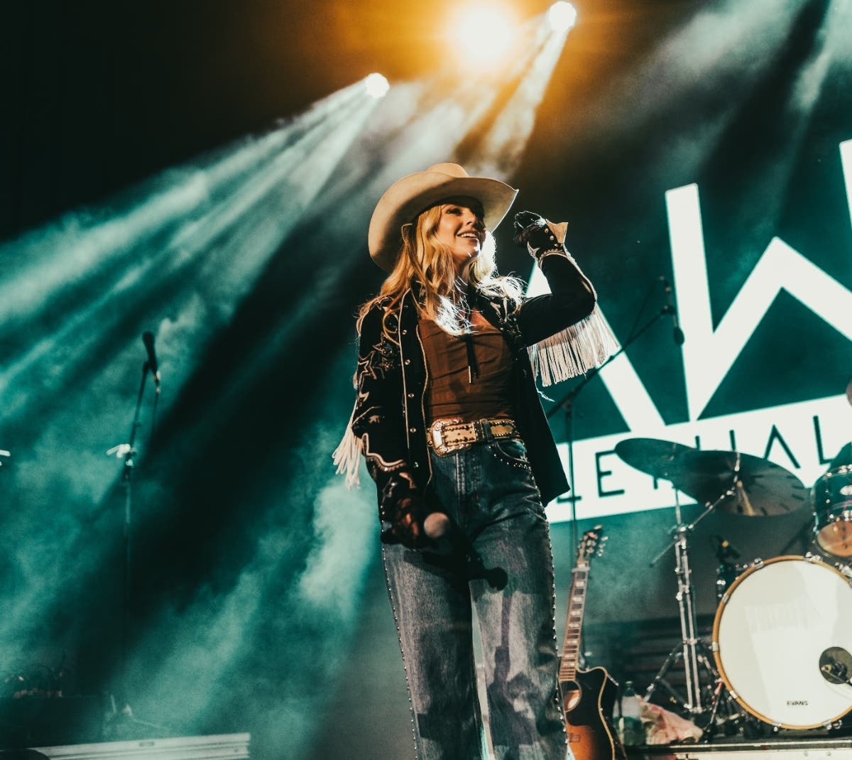 Country Singer Ashley Walls Coming To Tinley Park's Harmony Square ...