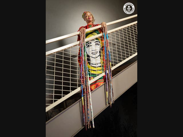 Minneapolis Woman Has 42-Foot Fingernails, Makes Guinness Record ...