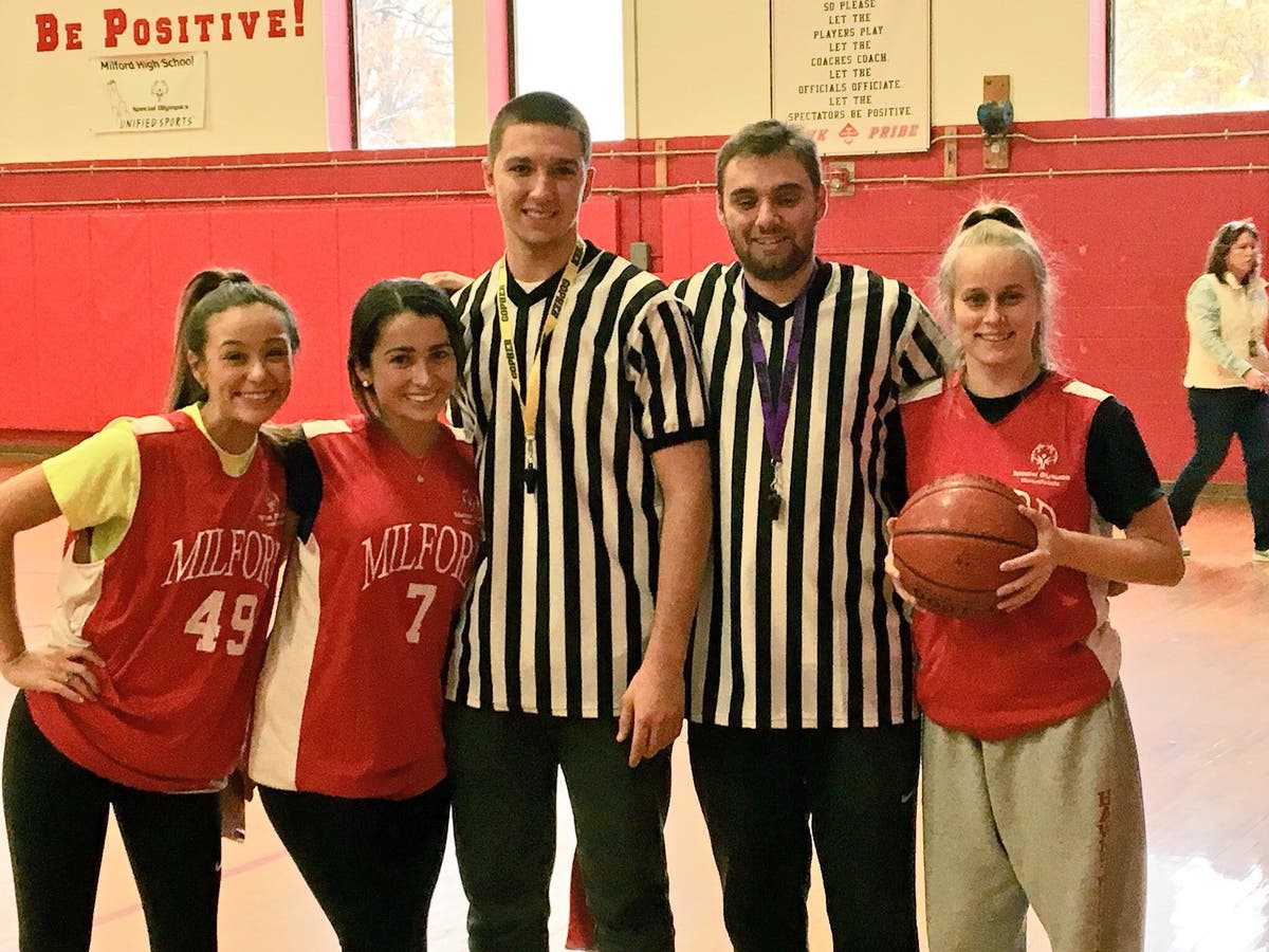 WATCH: Milford Hawk Scores 1000th Point In Her B-Ball Career | Milford ...