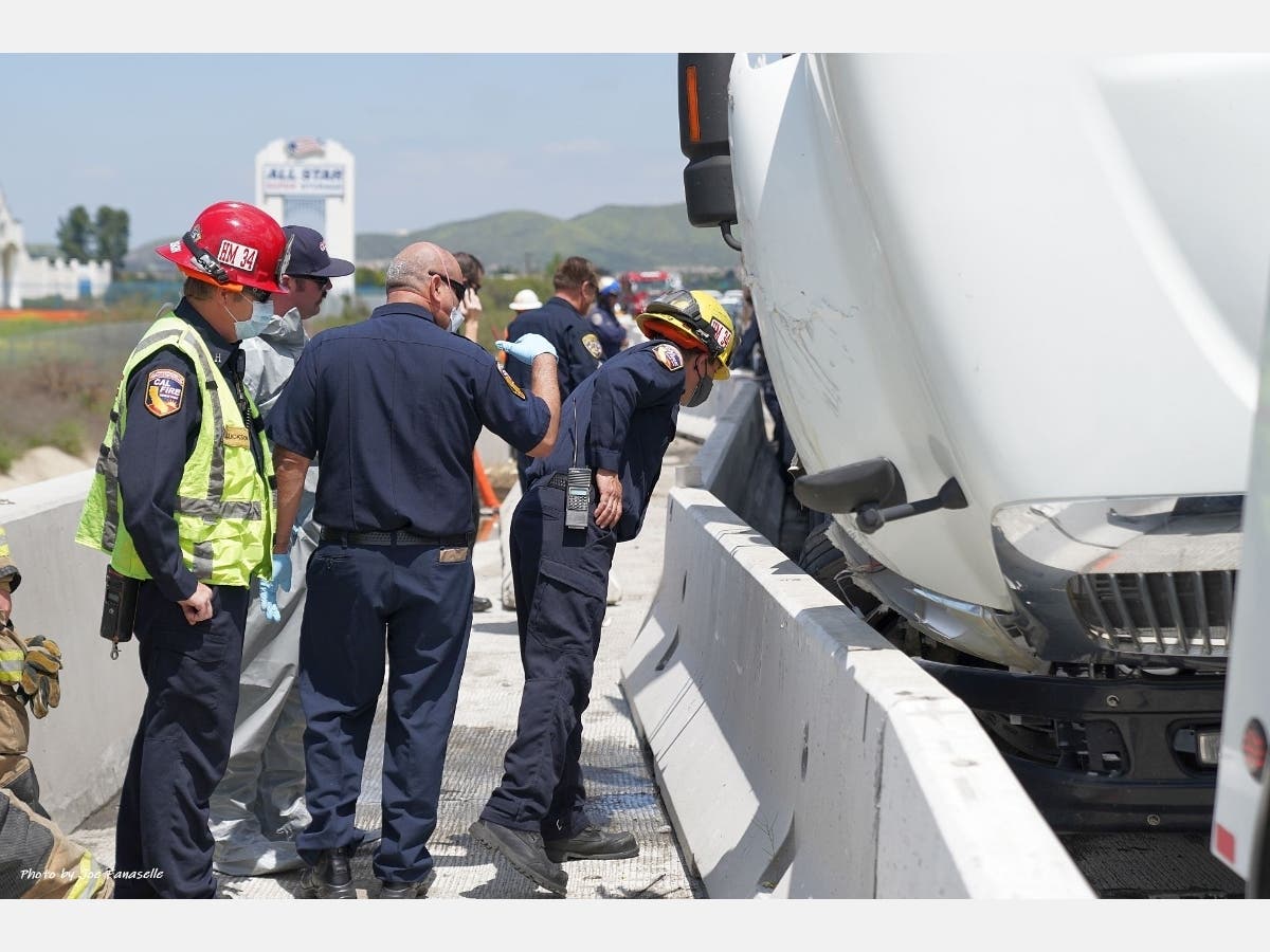 5-Hour SigAlert Lifted On I-215 Following Big Rig Crash: Menifee ...