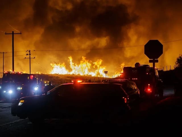 US Government Sues SoCal Edison Over Deadly 14,000-Acre Fairview Fire ...