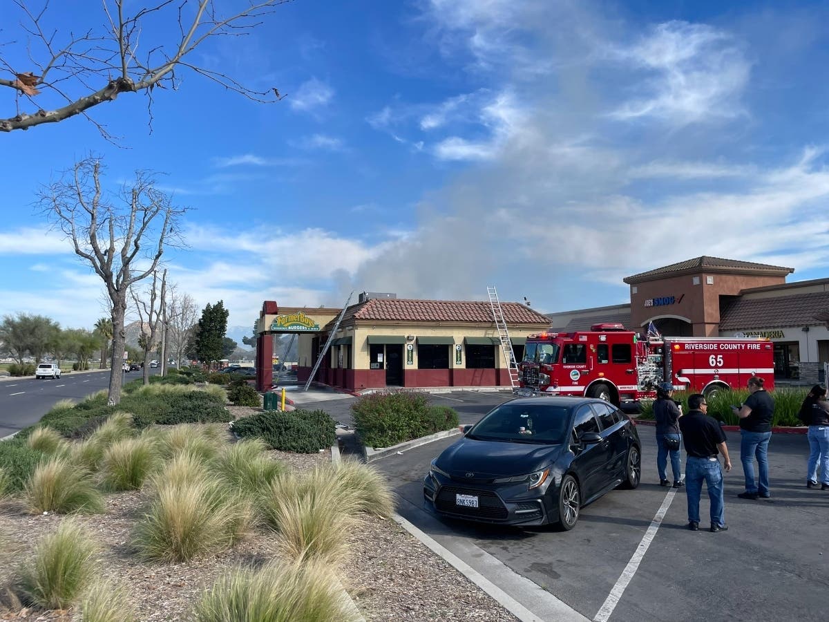 Fire Damages Farmer Boys Restaurant In Riverside County | Lake Elsinore ...
